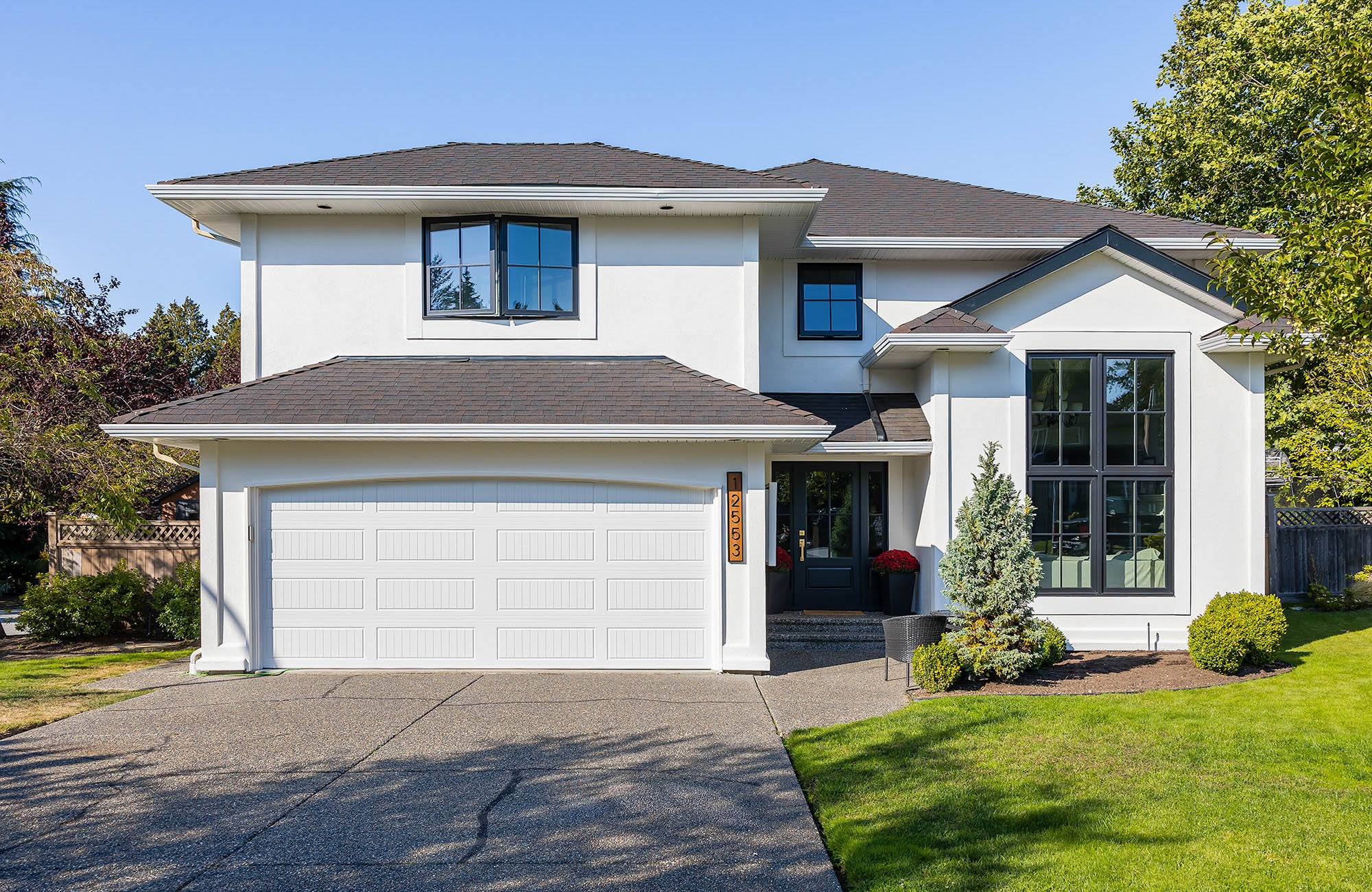 Crescent House - Legacy Windows & Doors