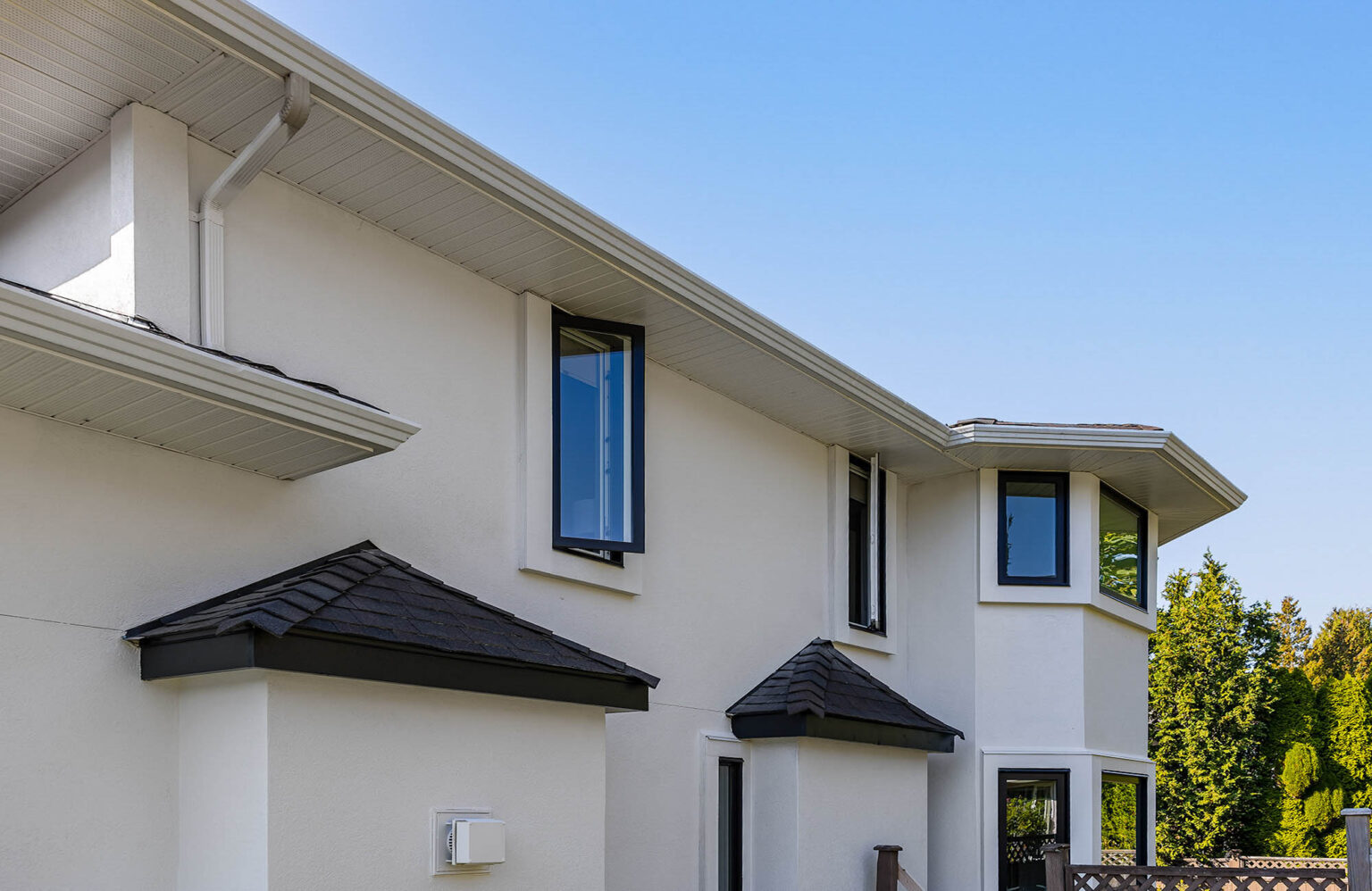 Crescent House - Legacy Windows & Doors